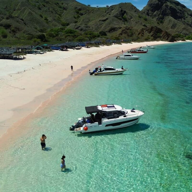 Labuan Bajo: Private Yacht Komodo Islands & Manta Snorkel - An In-Depth Look at the Experience
