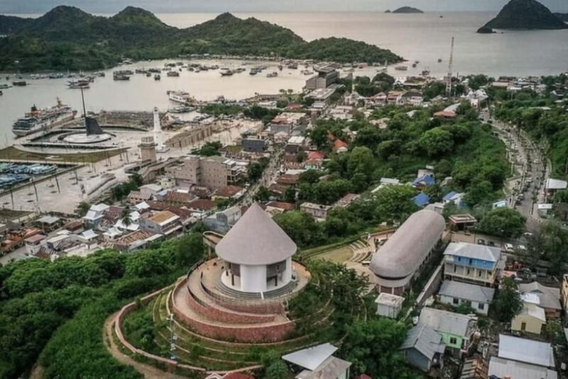 Labuan Bajo: Rangko Cave & Batu Cermin Cave and Sylvia Hill - The Sum Up