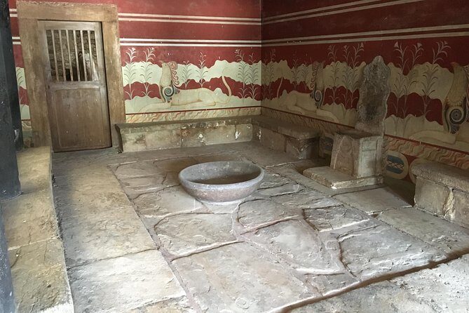 Labyrinth of Knossos (Shared Tour with Entry Tickets) - An In-Depth Look at the Tour Experience