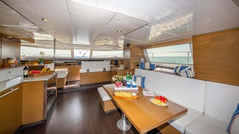 Lagos: Algarve Coast Catamaran Cruise Sightseeing - Key Points