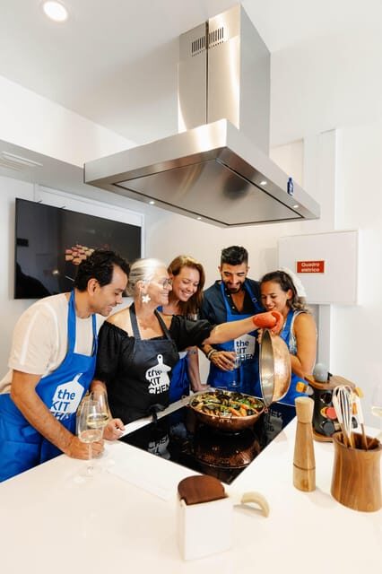 Lagos: Market Tour and Cataplana Cooking Class - Value for Money