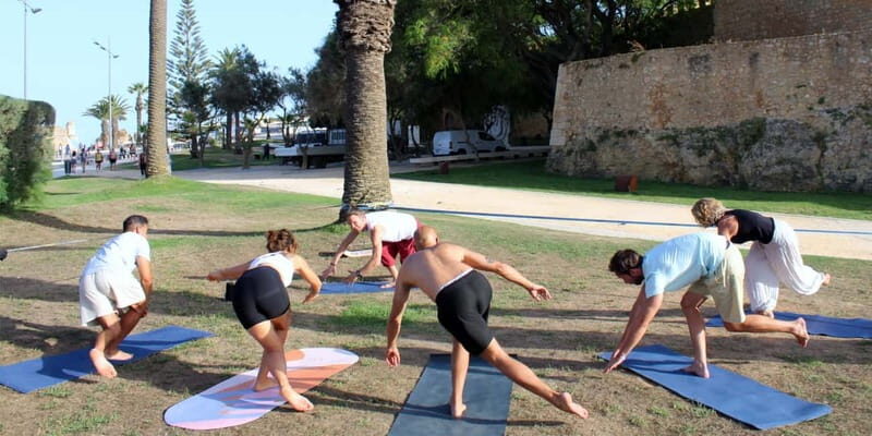 Lagos: Yoga & Slacklining - Lagos: Yoga & Slacklining — A Unique Balance of Play and Mindfulness