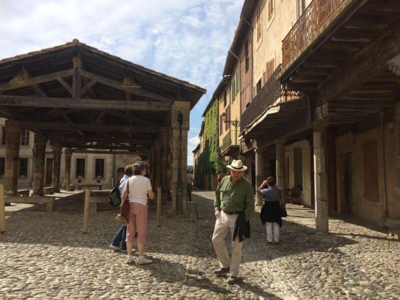 Lagrasse Village & Fontfroide Abbey, Cathar Country. - Key Points