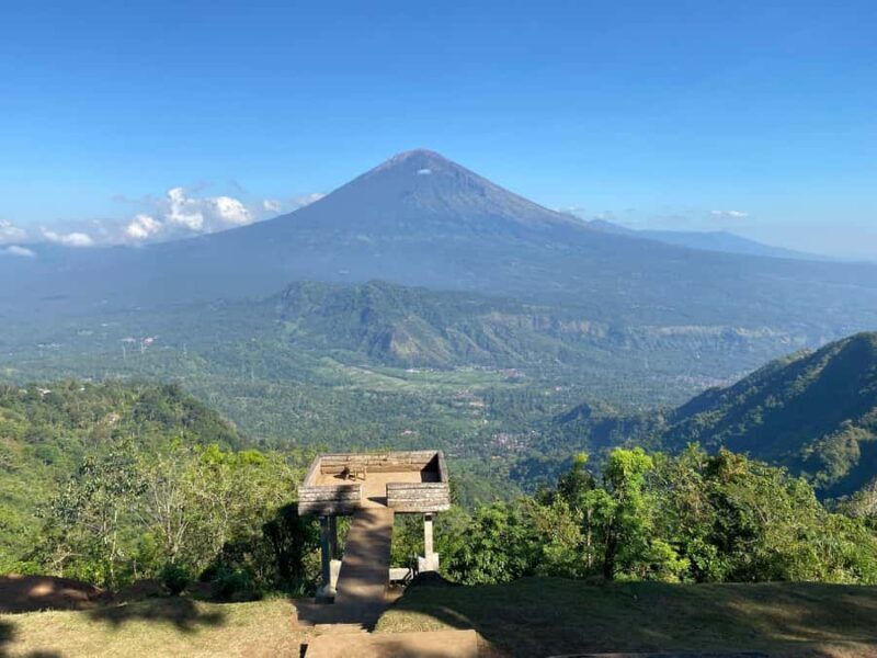 Lahangan Sweet, Tirta Gangga & Virgin Beach - Tirta Gangga: Heritage and Beauty