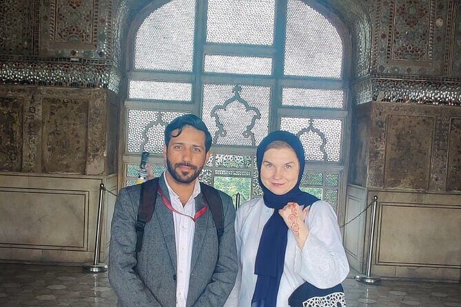 Lahore Heritage and Sightseeing Guided Tour - Badshahi Mosque: Pakistan’s Grand Mosque