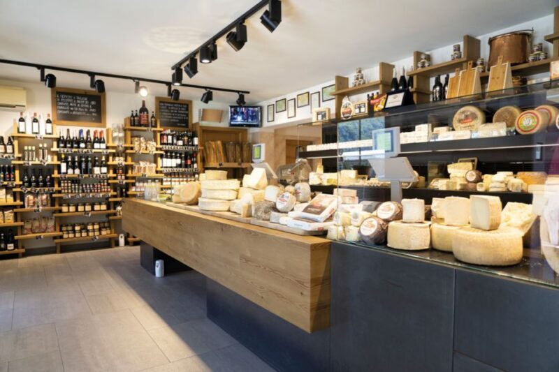 Lake Como: Cheese Factory Tour and Tasting in Valsassina - The Experience: A Step-by-Step Breakdown