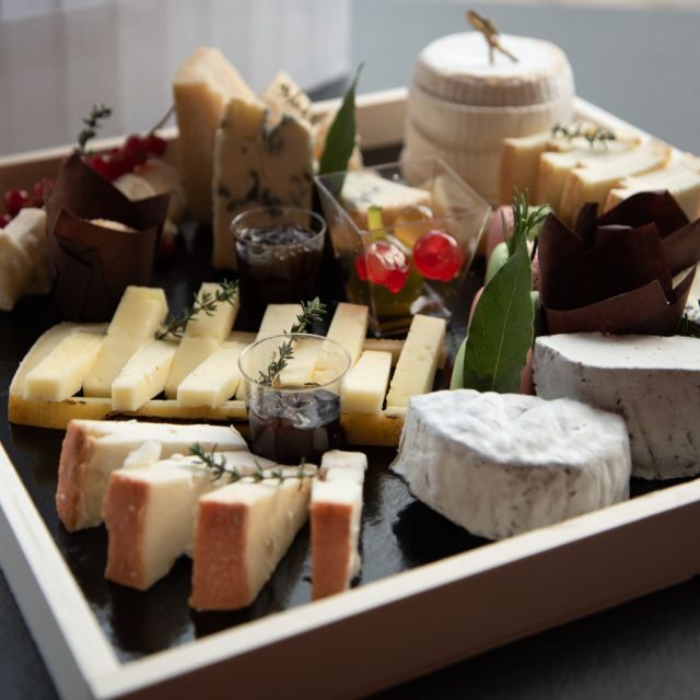 Lake Como: Cheese tasting in Valsassina with E-bike tour - Key Points
