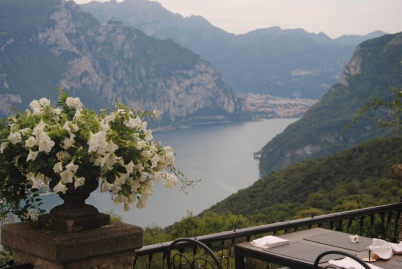 Lake Como: Helicopter tour with an unique Lunch in Como Lake - What to Expect During Your Flight