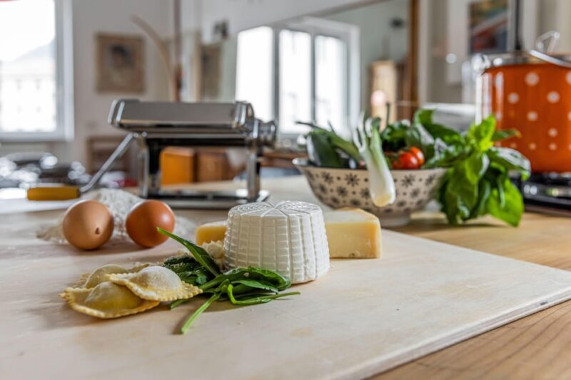Lake Como: Ravioli Cooking Class with Wine - Why It Works