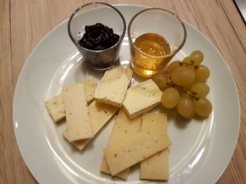 Lake Como: Winery Tour with Wine Tasting - Authentic, Fun, and Informative