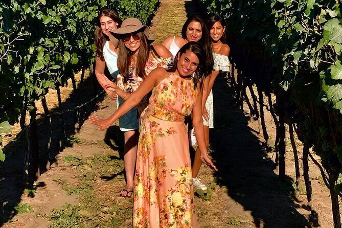 Lake Country Full Day Lunch Wine Tour-Incl. Tastings & Guide Grat - Starting the Day: Ease and Comfort