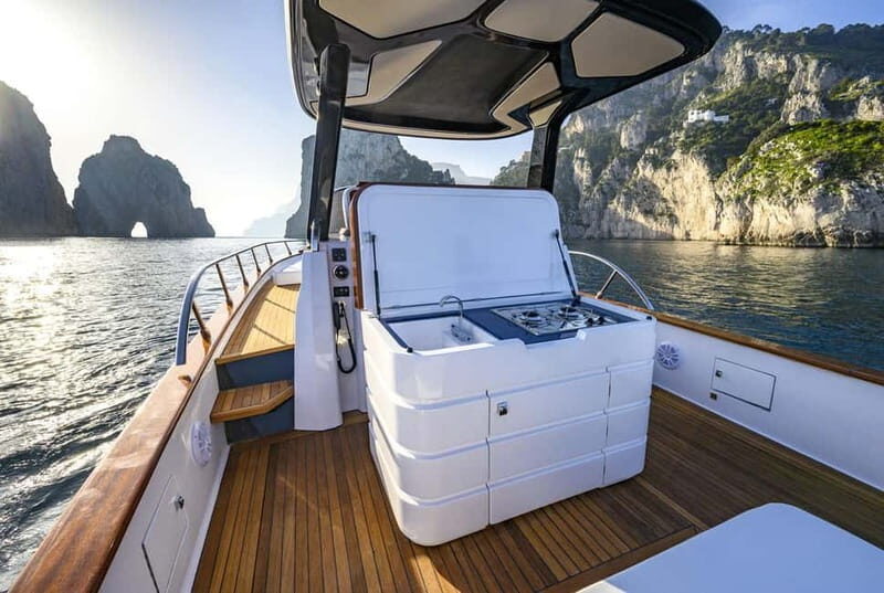 Lake Garda: Luxury Boat Tour - An Elegant Way to See Lake Garda