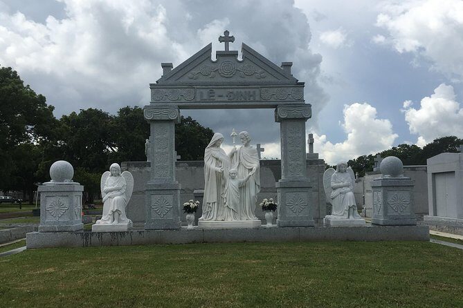 Lake Lawn Metairie Cemetery Walking Tour - FAQ