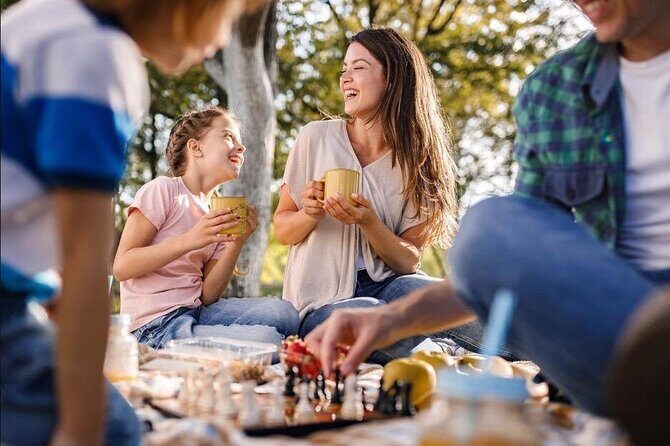 Lake Louise Picnic Experience - Key Points