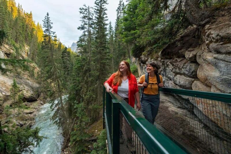 Lake Louise,Moraine Lake,Yoho NP,Johnston Canyon & BanffTour - What Makes This Tour Stand Out (and What to Keep in Mind)