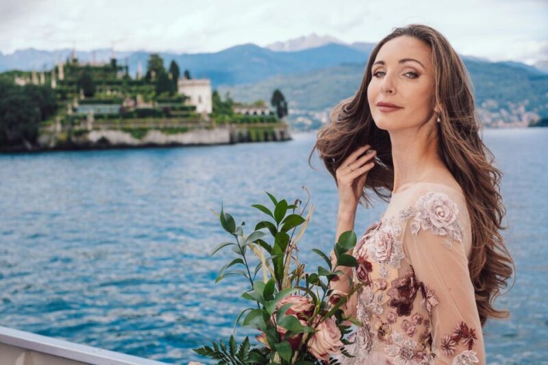 Lake Maggiore: Romantic couple photoshooting on the islands. - Key Points
