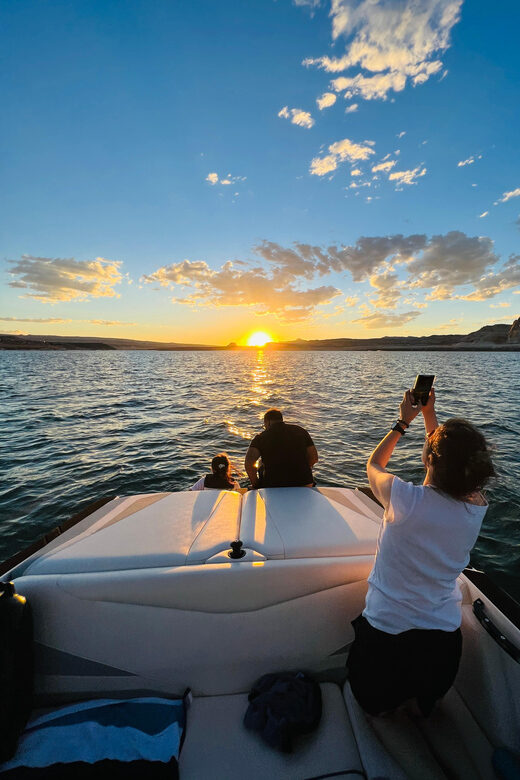 Lake Powell: Antelope Canyon 2-Hour Photo Boat Tour - Details of the Itinerary