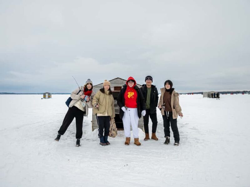 Lake Simcoe: Ice fishing experience - An In-Depth Look at the Lake Simcoe Ice Fishing Tour