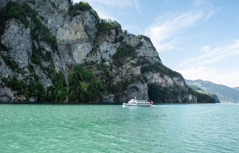 Lake Uri Cruise - Roundtrip from Brunnen to Flüelen - An In-Depth Look at the Lake Uri Cruise