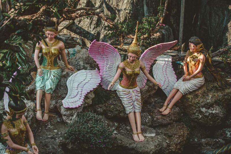 Lalita Cafe & Chiang Rai Temple(White+Blue) from Chiangmai - Key Points: