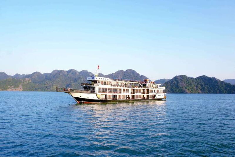 Lan Ha Bay 2 Days 1 Night 5 Star Cruise Classic Style - Day Two: Sunrise, Kayaking, and Return