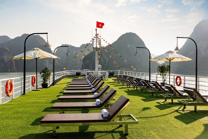 Lan Ha bay luxury cruise 2D/1N: Kayaking, jumping & Swimming at pristine places - Key Points