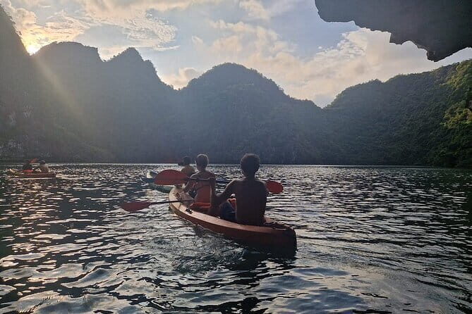Lan Ha to Ha Long Bay Cruise and Kayaking from Cat Ba Island - Authenticity and Value: What Travelers Are Saying