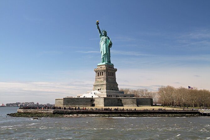 Landmark 60-minute NYC Cruise Near the Statue of Liberty - Who Should Consider This Tour?