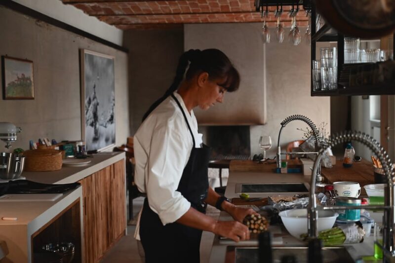 Langhe: Private Dinner with Wine Pairing - Setting the Scene: What to Expect