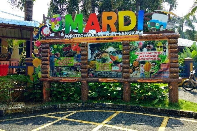 Langkawi Mangrove Boat tour With Mardi Agrotechnology Fruit Park - An In-Depth Look at the Tour: What to Expect