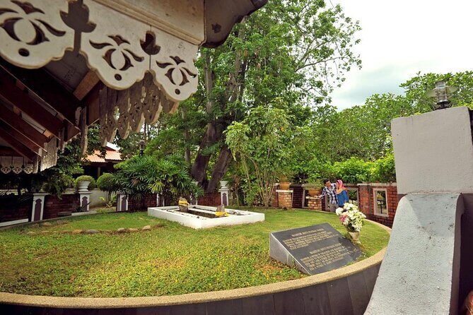 Langkawi Nature & History Tour with Telaga Tujuh & Mahsuri Tomb - What Makes This Tour a Good Choice