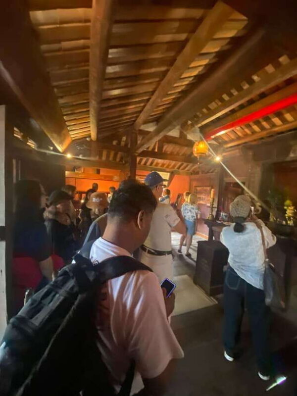 Lantern Boat Ride & Local Market Tour - Who Should Consider This Tour?