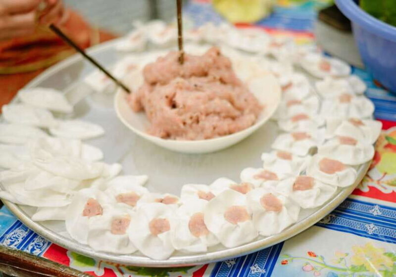 Lantern Boat Trip & Walking local food Tour - Key Points