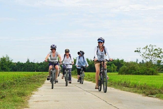 Lantern making class and Tra Que Bike Tour - Exploring the Countryside of Hoi An with a Bicycle and a Smile
