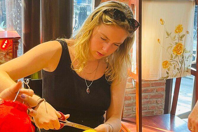 Lantern Making class with Ms. My in Local's Home - FAQs