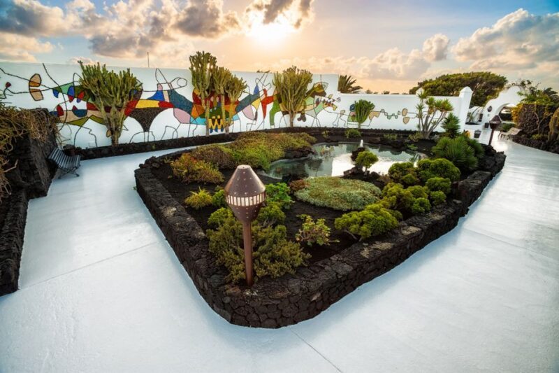 Lanzarote: César Manrique Foundation and Teguise Market - Key Points