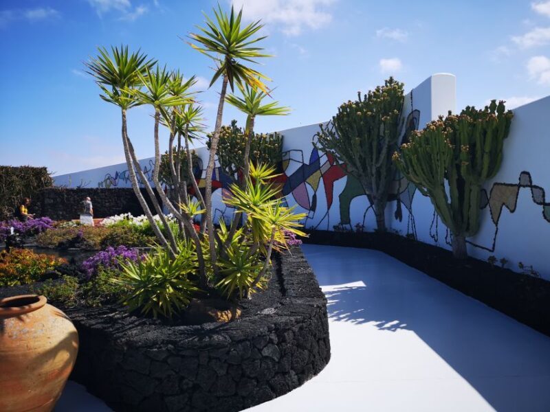 Lanzarote: César Manrique Foundation and Teguise Market - FAQ