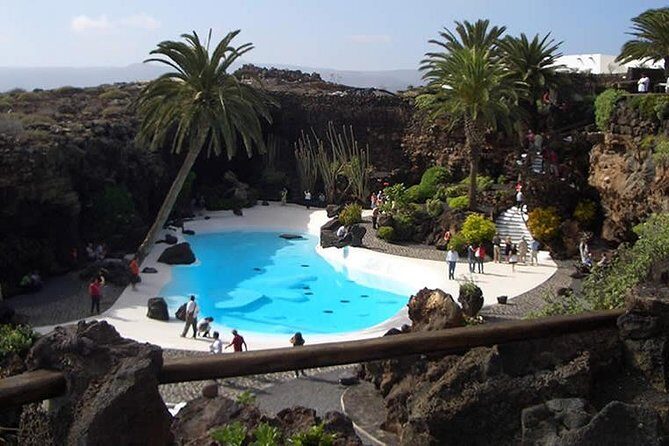 Lanzarote Gran Ausflug mit Timanfaya und Jameos del Agua eingang - An Immersive Journey Through Lanzarote’s Wonders