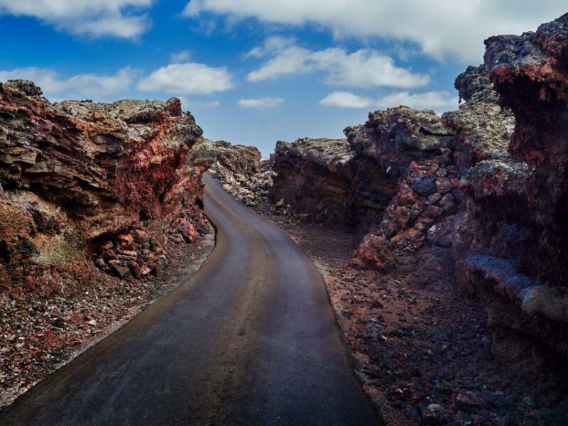 Lanzarote: Guided Day Trip to Timanfaya Park & Lago Verde - Cost and Value