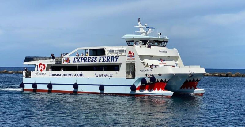 Lanzarote: Return Ferry to La Graciosa with Bus Pickup - Key Points