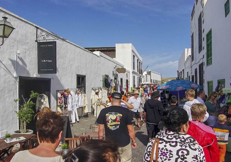Lanzarote: Teguise Handicraft Market and La Graciosa Island - An In-Depth Look at the Tour Experience