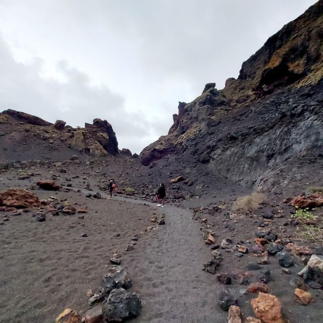Lanzarote: Timanfaya Natural Park Trekking Tour - Frequently Asked Questions