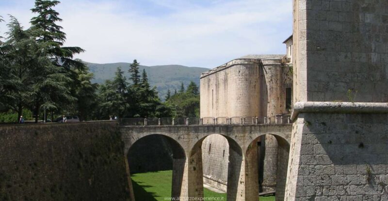 L'Aquila of the Mysteries: 3-Hour Walking Tour (from Rome) - Authenticity and Personal Experiences from Reviews