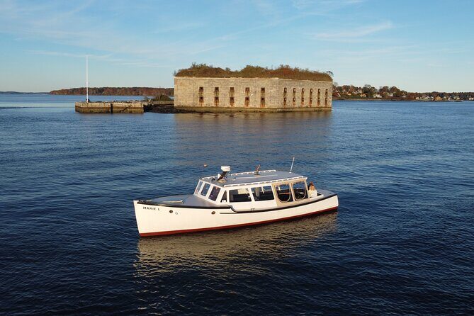 Large Group Private Wooden Boat Sightseeing & Lighthouse Charter - Authenticity and Authentic Experiences