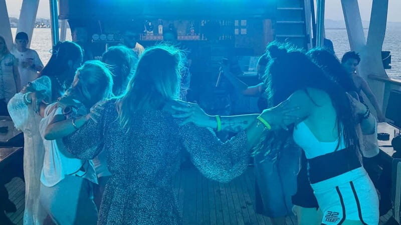 Larnaca: Party Sunset cruise - Key Points