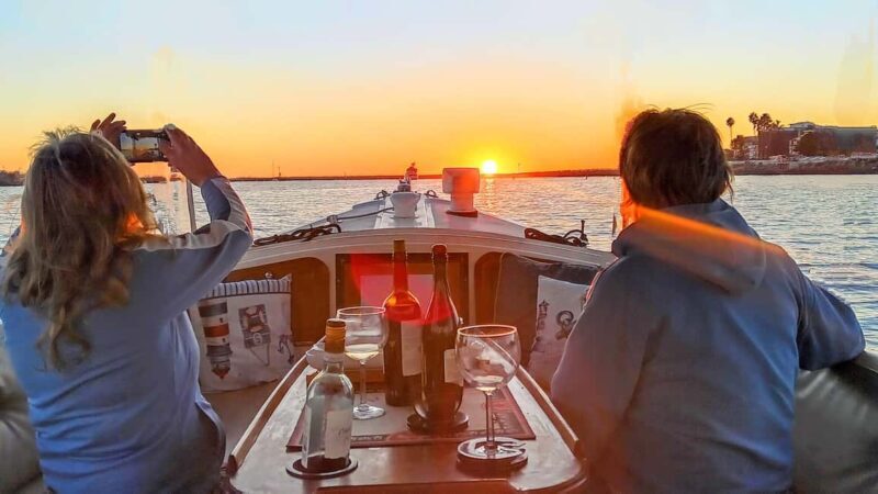 LA's Most Romantic Luxury Wine & Dine Boat Cruise & Sealions - Key Points