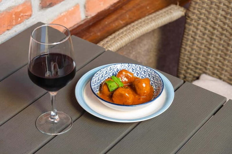 Las Palmas: Gourmet Tapas and Wine Tour in the Old Town - The Sum Up