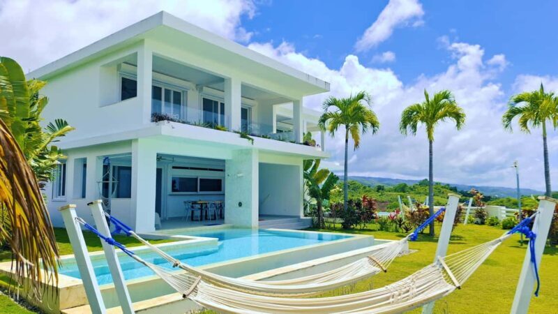 Las Terrenas: Surf & Yoga, Luxury Villa Retreat For Couples - Key Points