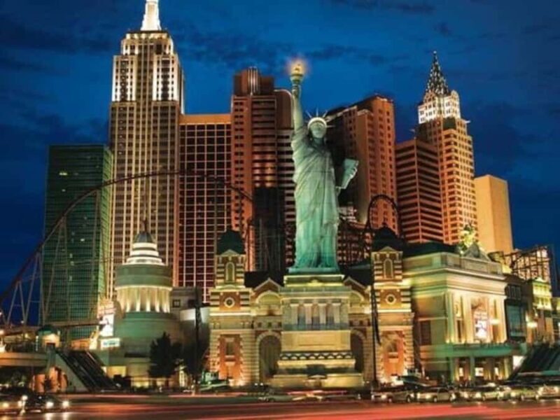 Las Vegas : Best Street Food Tour With A Local Guide - The Iconic Las Vegas Strip