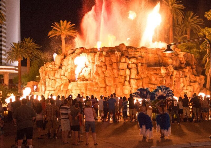 Las Vegas: Bright Lights City Tour with High Roller Ticket - What We Love About This Tour